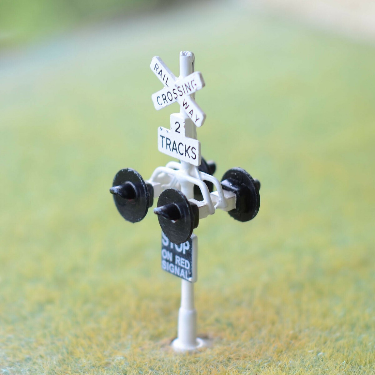 2 x HO scale railway grade crossing signal 2 track + 1 circuit board ...