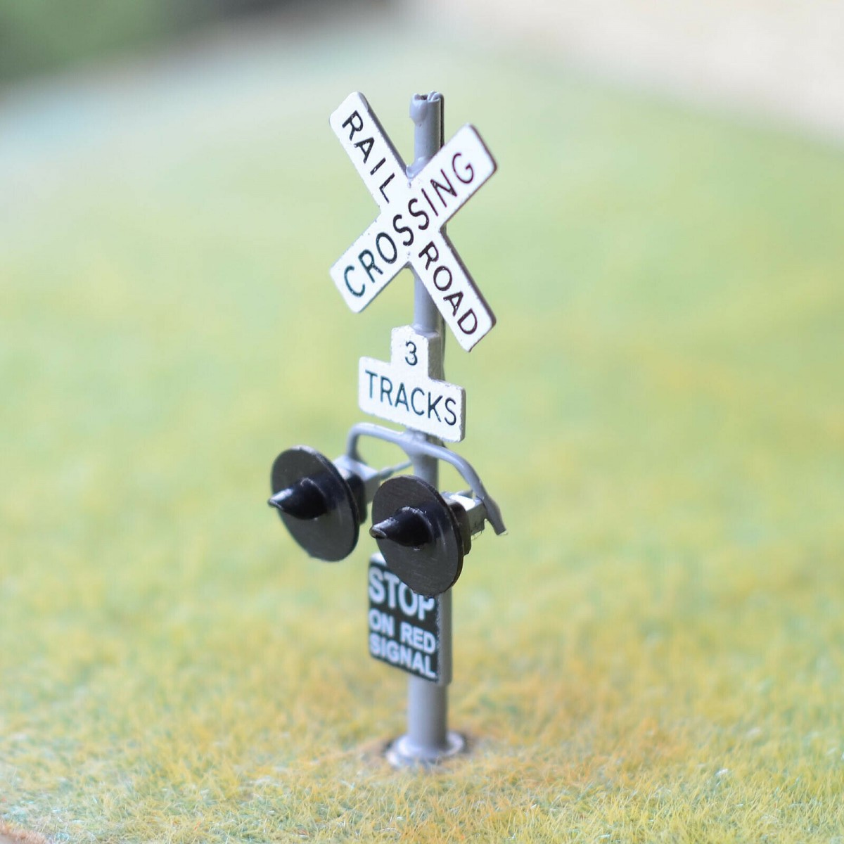 1 x HO scale 3 tracks grade crossing signals gray LED made 2 target ...
