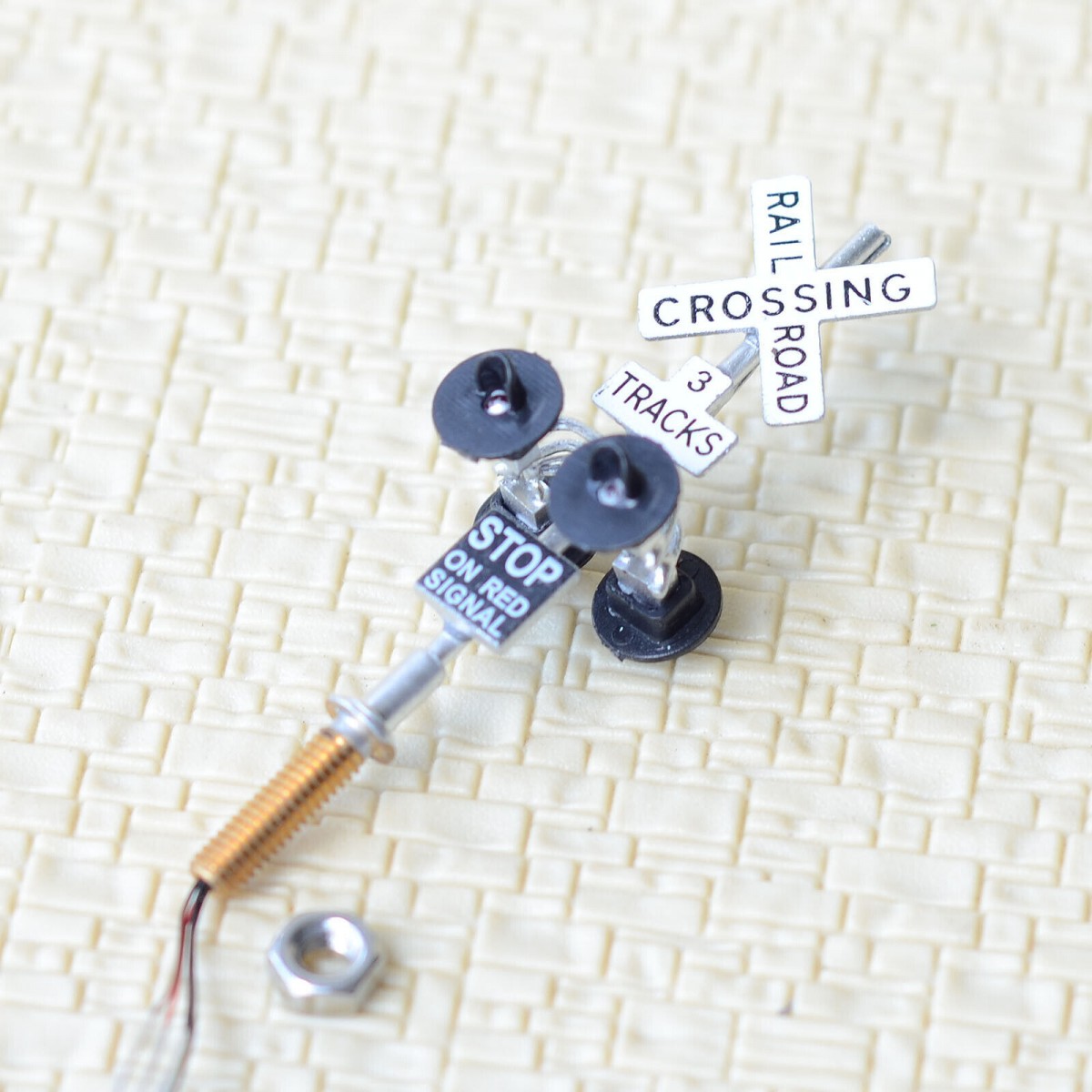 1 x HO scale 3 tracks grade crossing signals common+ LED made 4 target ...