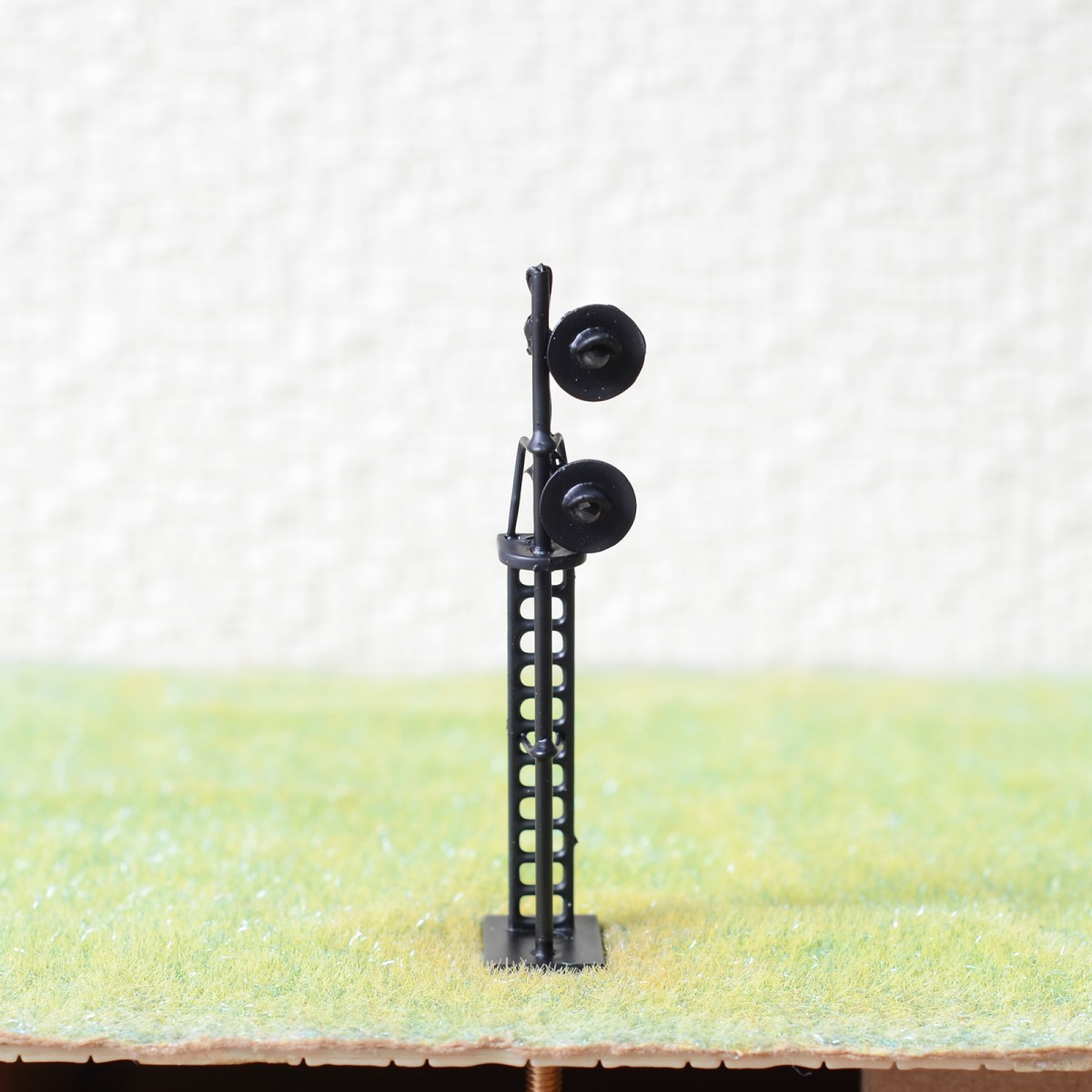 1 x HO scale searchlight block signal model train 2 color LED Red/Green ...