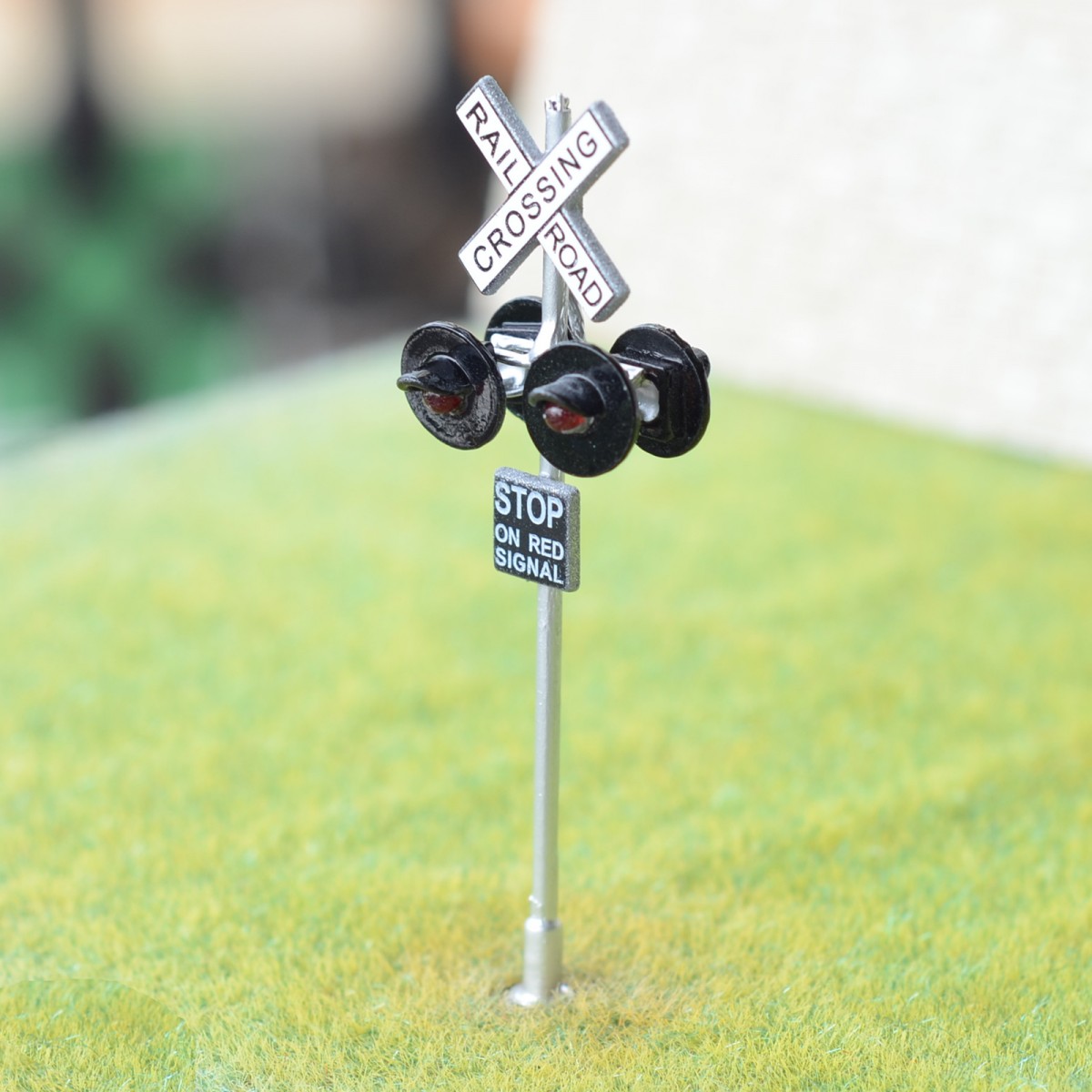 2 x OO / HO Scale Railroad Crossing Signals 4 LEDs + Circuit board ...