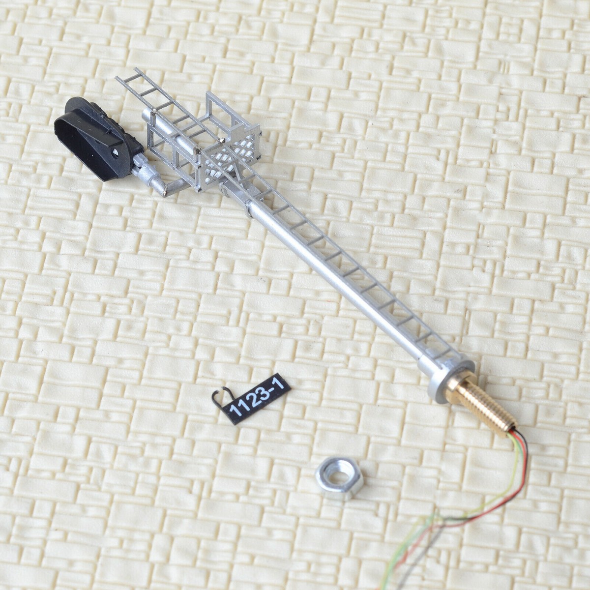 1 x HO scale 3 colors light Darth Vader style block signal distance ...