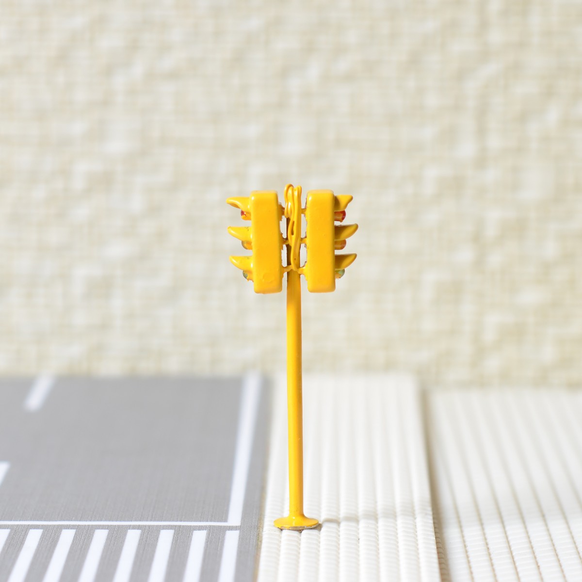 1 x traffic signal HO OO scale model crossing walk LED pedestrian lamp #Y33