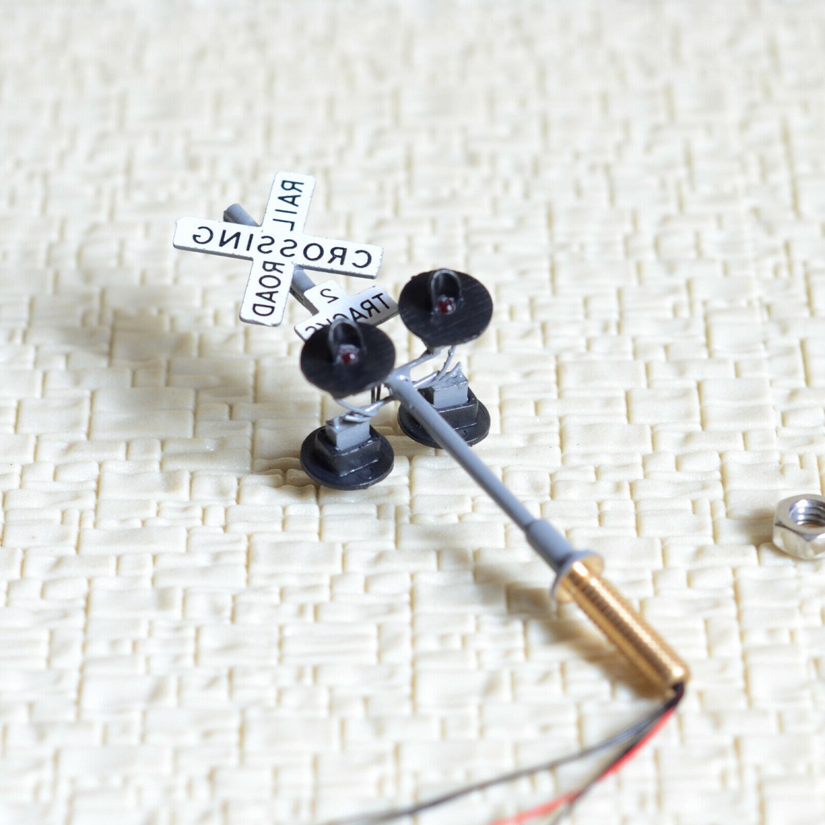 1 x HO scale railroad grade crossing signals 2 tracks LED made 4 target ...