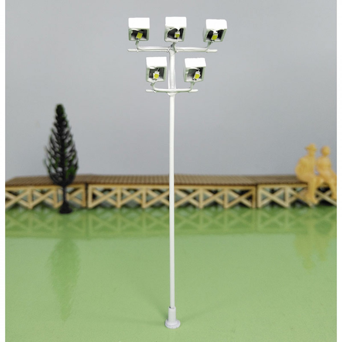 2 x HO scale LED plaza lights model limelight projector street lamp ...