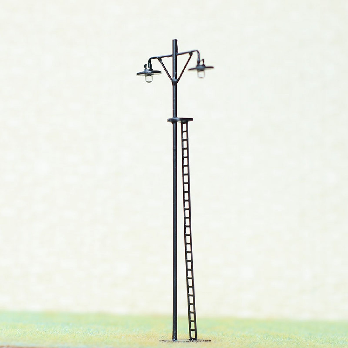 2 x HO scale LED yard light model train railroad street station lamp ...