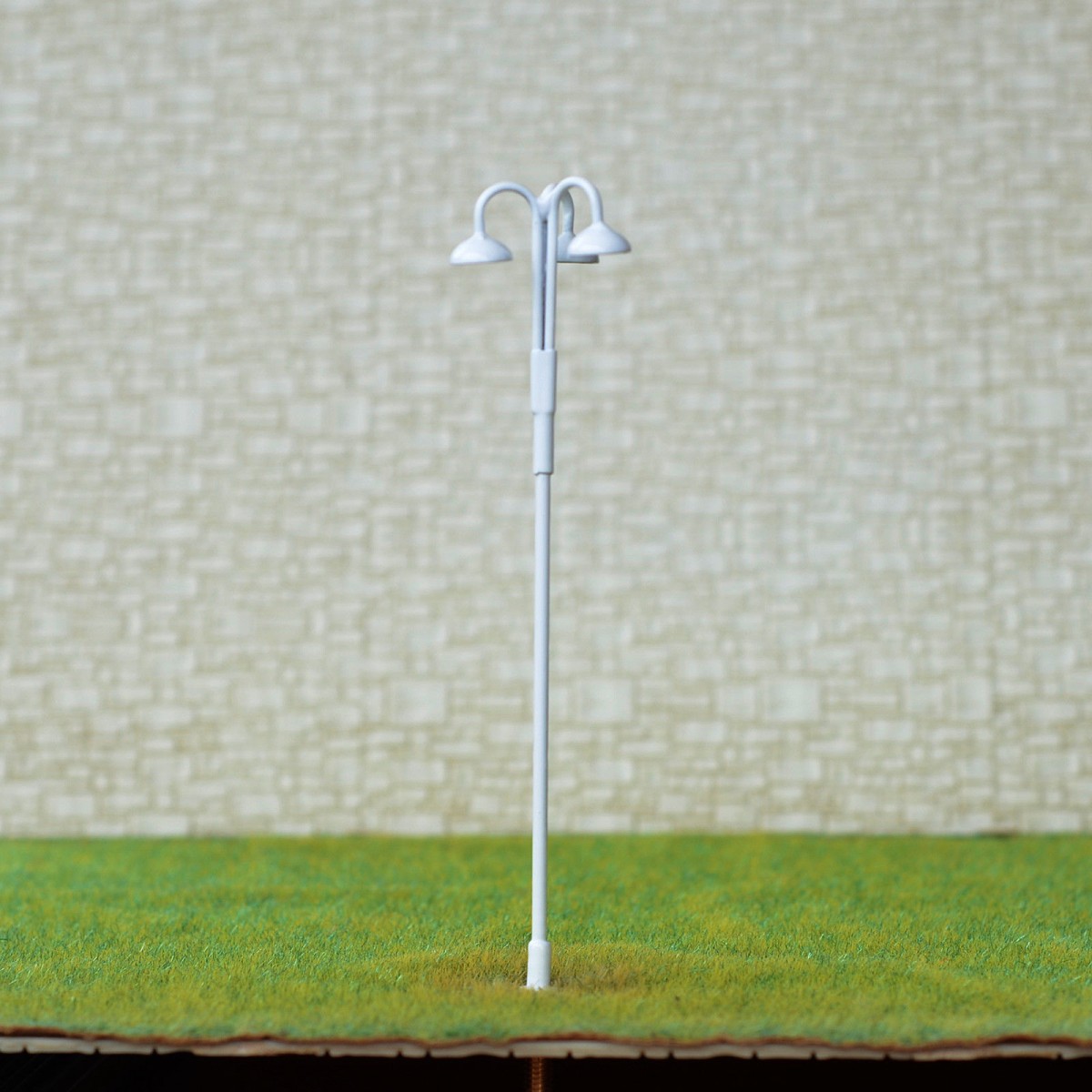 2 x OO / HO scale LED street light Model Train Railroad path lamp post ...