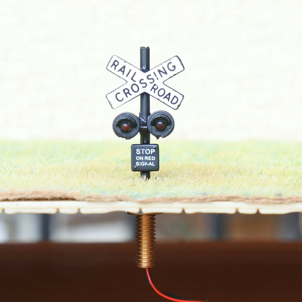 1 x N scale model railroad grade crossing signal light LED made black # ...