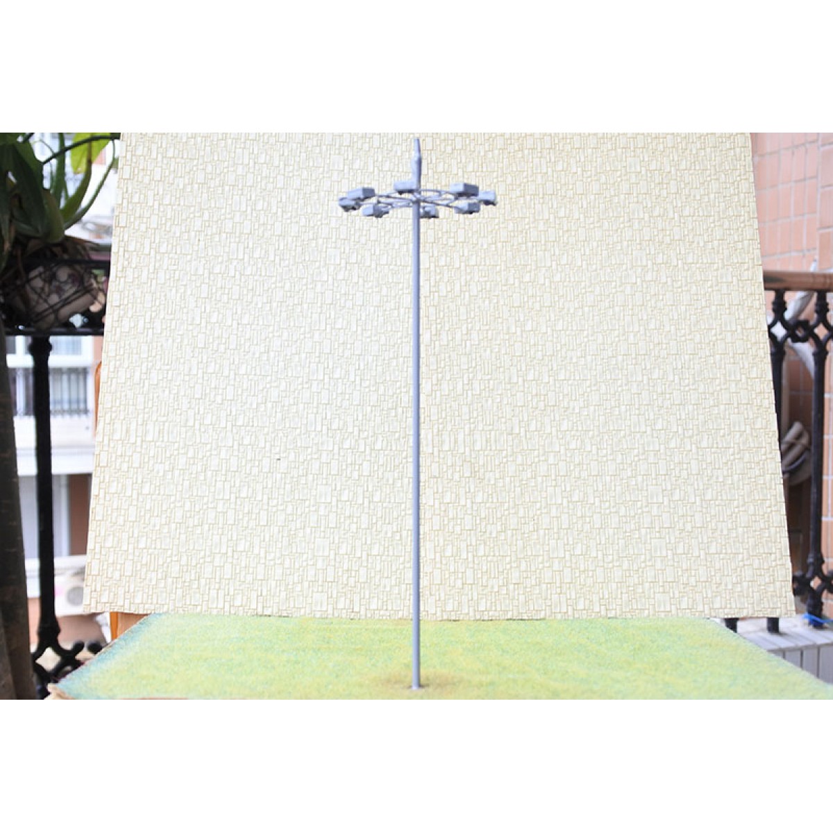 1 x O scale plaza lamppost model railroad street light LED made square ...