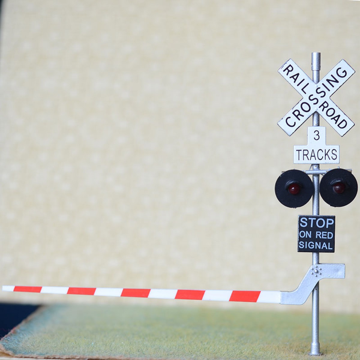 2 x O scale railroad crossing gate signal stop lever 3 tracks + flasher ...