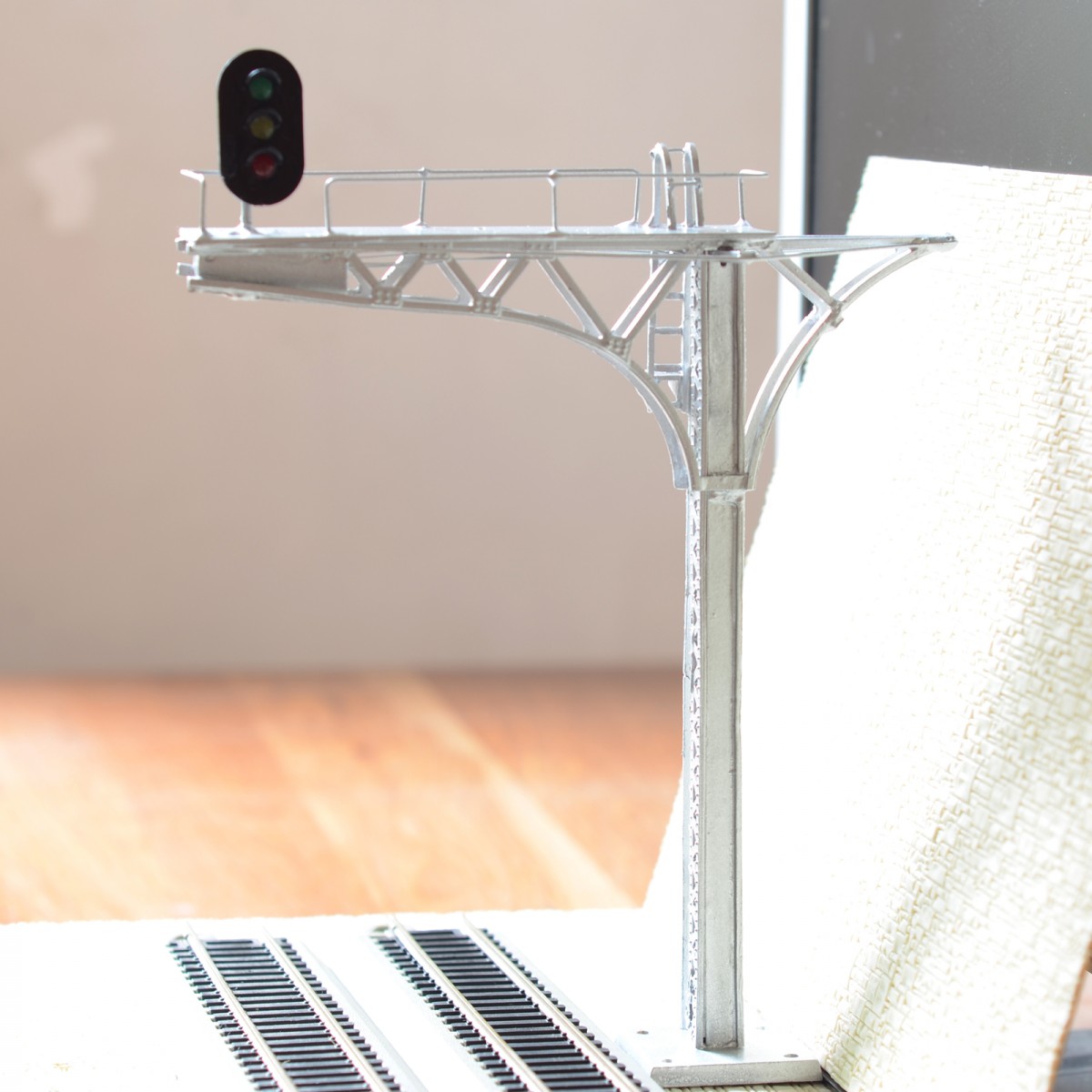 1 x O scale cantilever signal bridge silver LEDs 3 aspects single Track ...