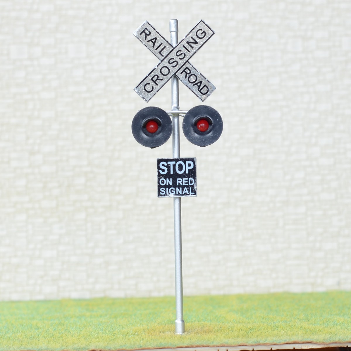 2 x O Scale Railroad Crossing Signals 2 LED heads + Circuit board ...