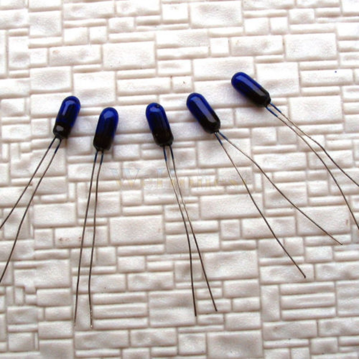 10 x Blue 3mm 12V 80mA Grain of Wheat Bulbs Long Life