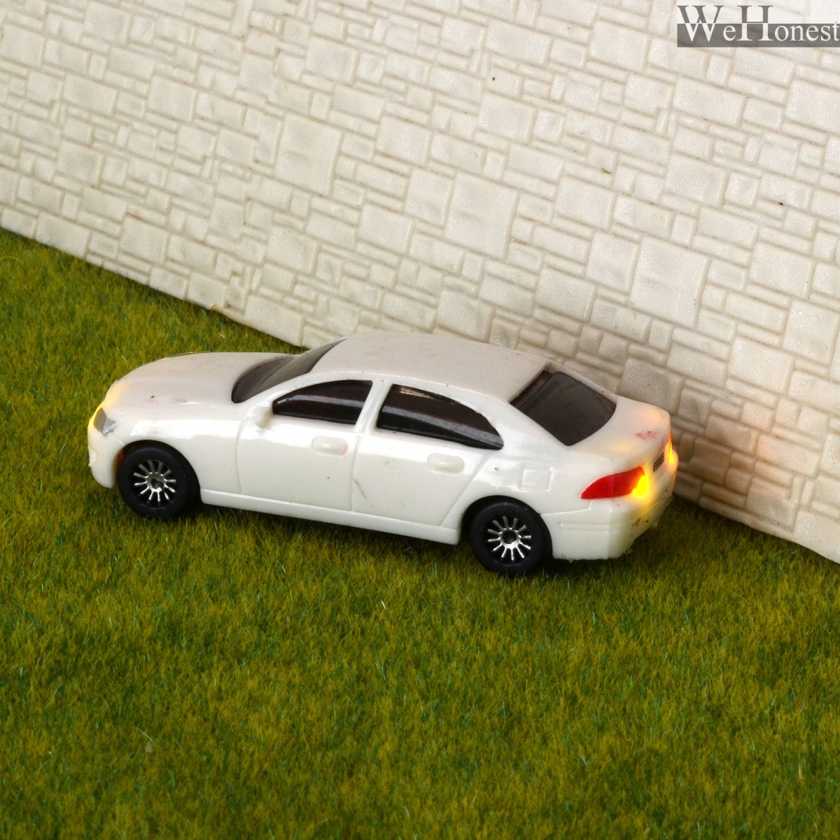 5 x OO Scale 1:76 Lighted Cars with 4 flashing amber led lights ...