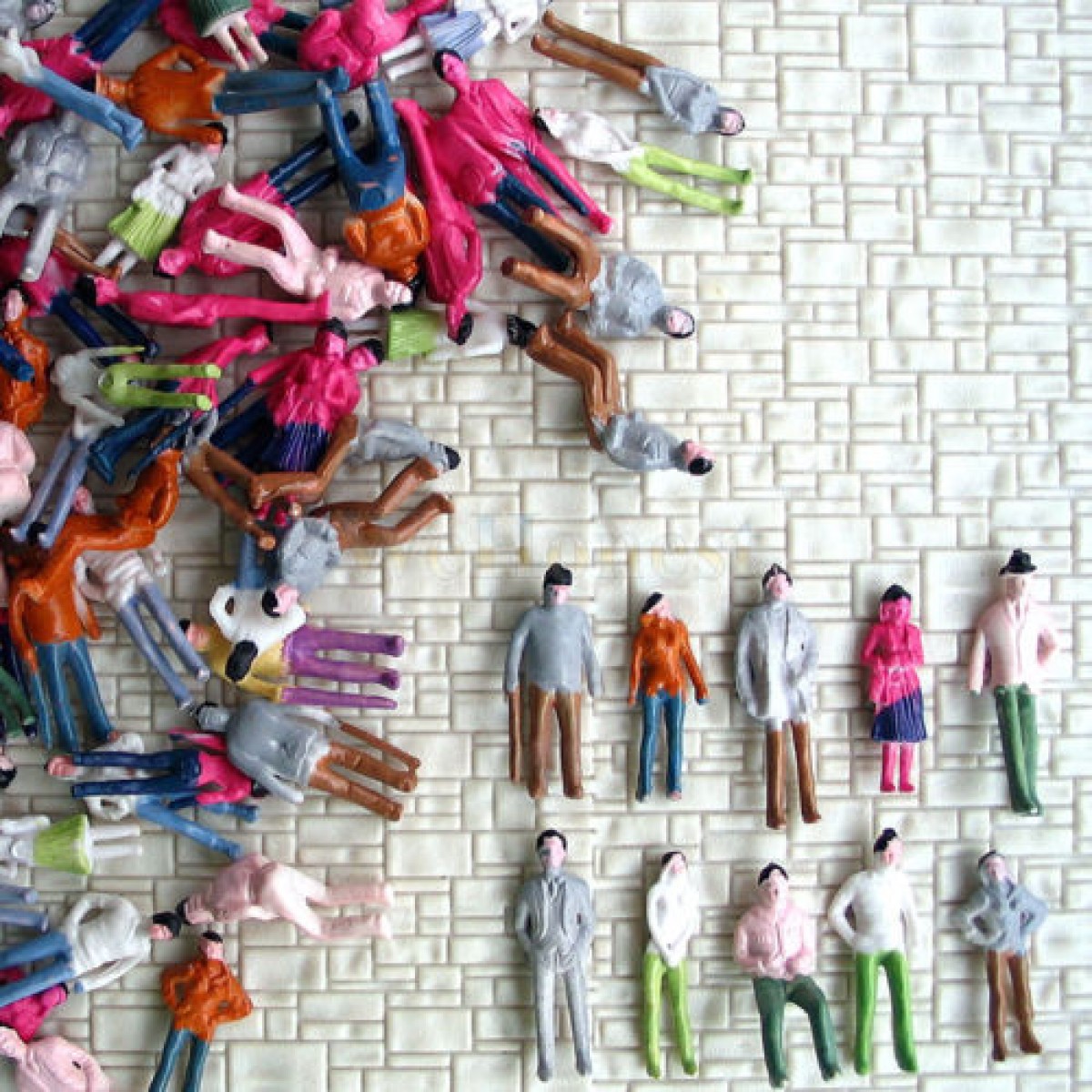 100 pcs Figures HO scale 1:100 Painted People passenger